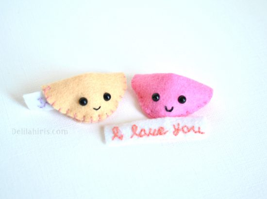 Valentine’s Felt Fortune Cookies – Delilah Iris Felt Crafts