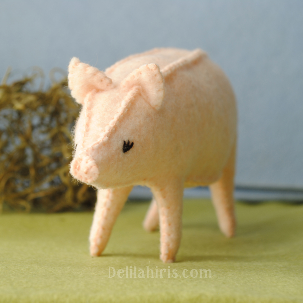 feltpigpattern-1 – Delilah Iris Felt Crafts